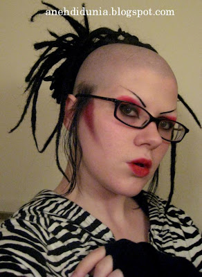 Model dan Gaya Rambut Aneh Terbaru, Siapa Suka ? - Warta Unik Yang Seru