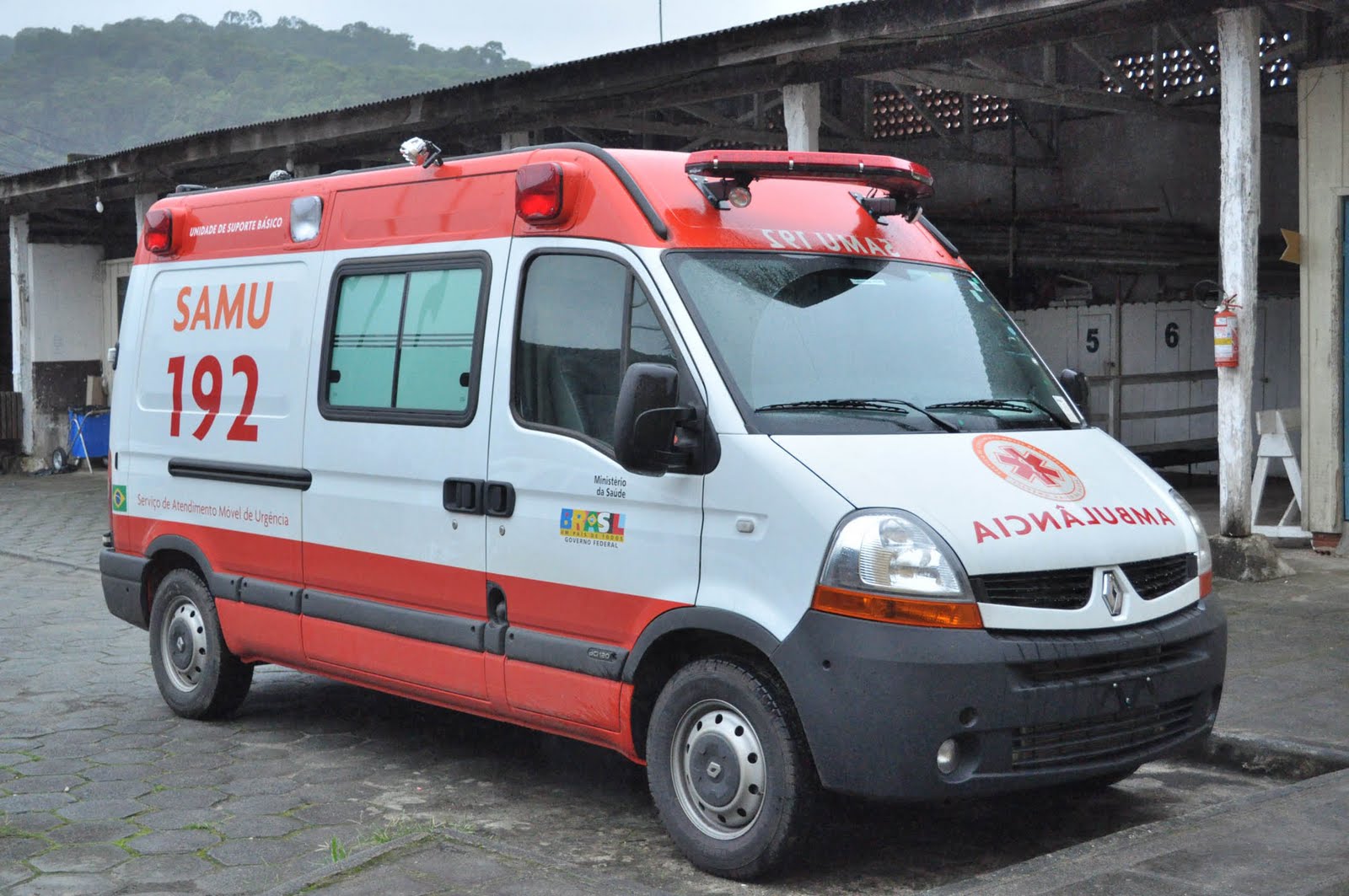 GTA Skins Policiais: Ambulância Renault Master SAMU