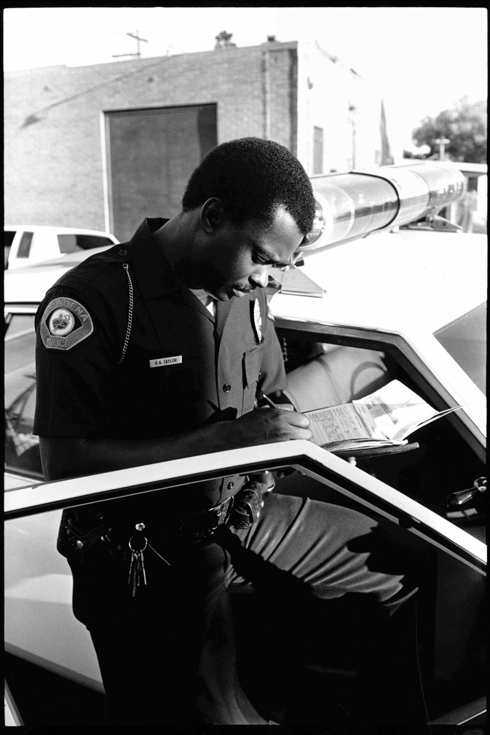 20 Unbelievable Retro Photos of Los Angeles Police Officers During the ...
