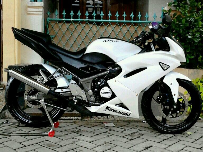 OTOMOTIF: CARA MERAWAT MOTOR 2TAK