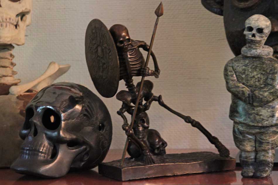 Public Art in Chicago: Morbid Curiosity: The Richard Harris Collection