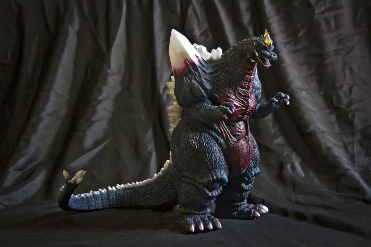 The Kaiju Planet: Figure Review - X-Plus Toho 30cm Series Space Godzilla