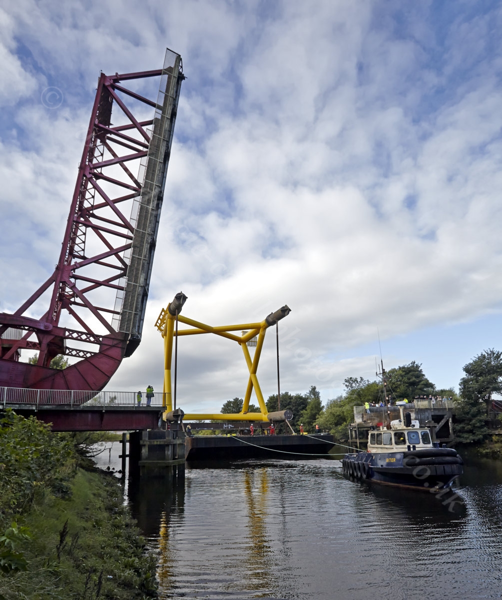 Dougie Coull Photography: Barge Move - Inchinnan Bascule Bridge