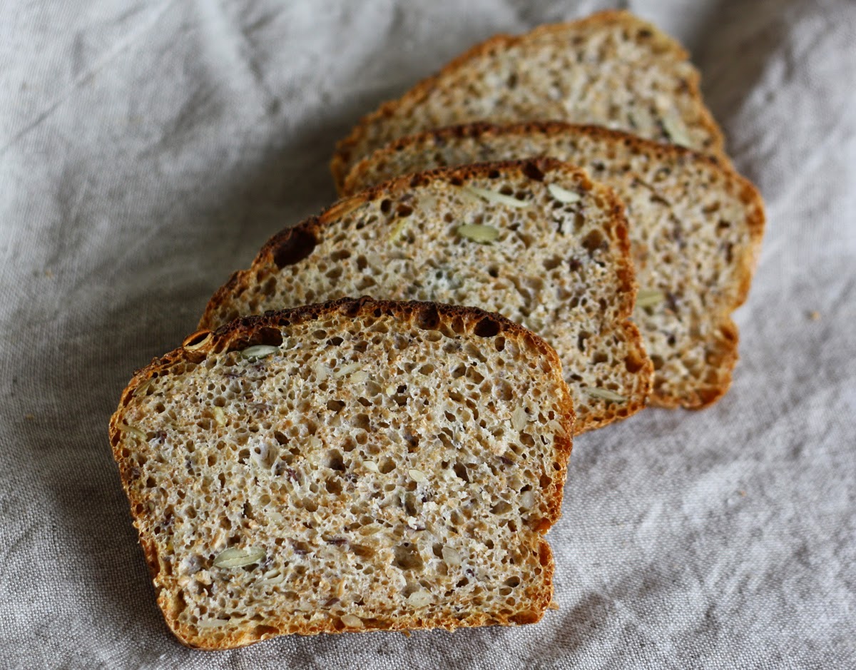 OkołoKuchennie: Chleb pszenny razowy wieloziarnisty