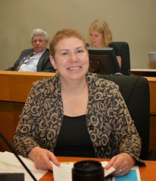 Screams from the Porch: Broyles goes to conventions. Yawn.