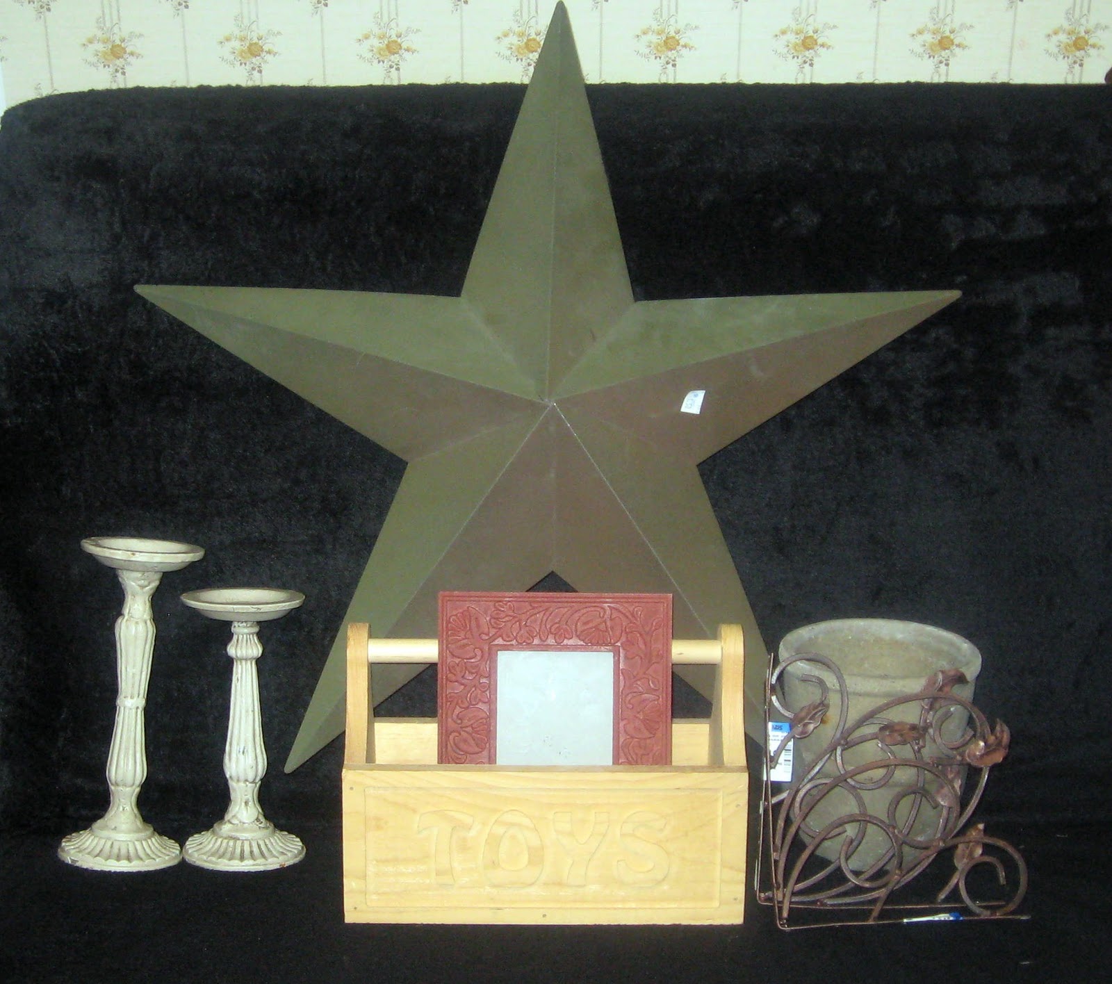 Rustic Renditions: Outdoor Rustic Star