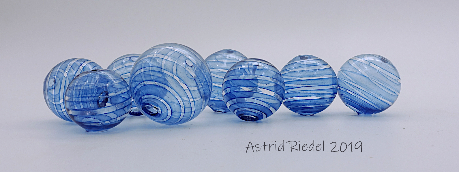Astrid . Riedel . Glass . Artist : Blown ribbon beads