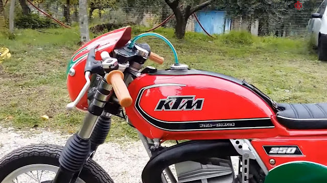 Ktm Bora 250 mc5 Cafe Racer - RocketGarage - Cafe Racer Magazine