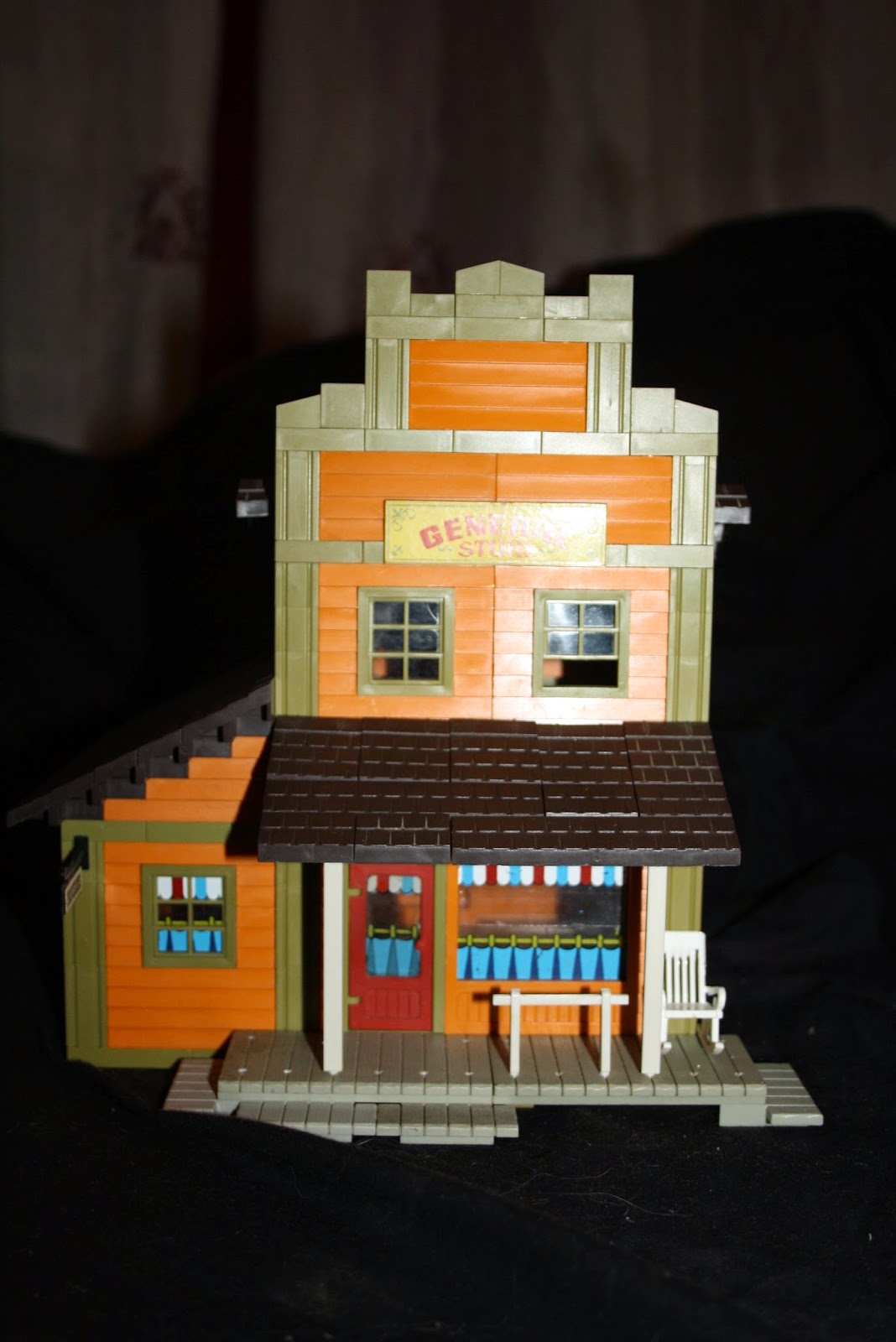 EXIN CASTILLOS & EXIN WEST: GENERAL STORE