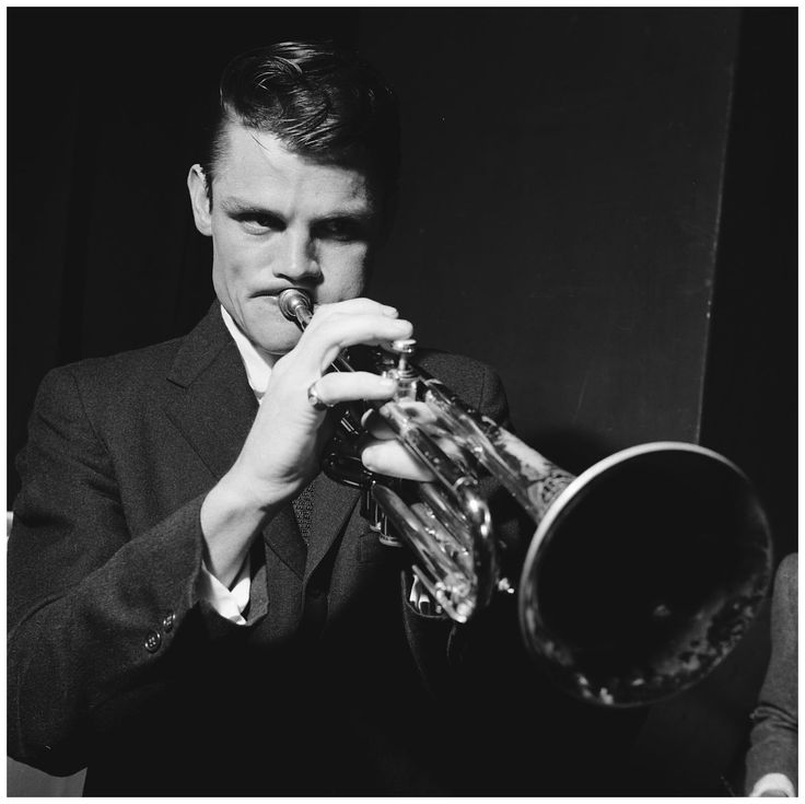 Sugiero Leer...: Chet Baker, nacido para estar triste