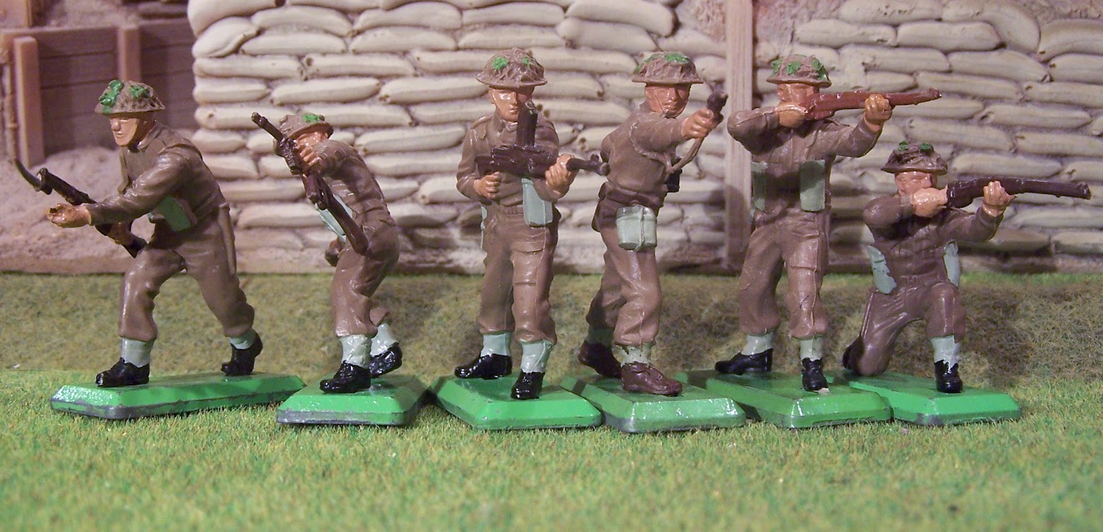 WWII Plastic Toy Soldiers: Britains Deetail - Toy Soldiers
