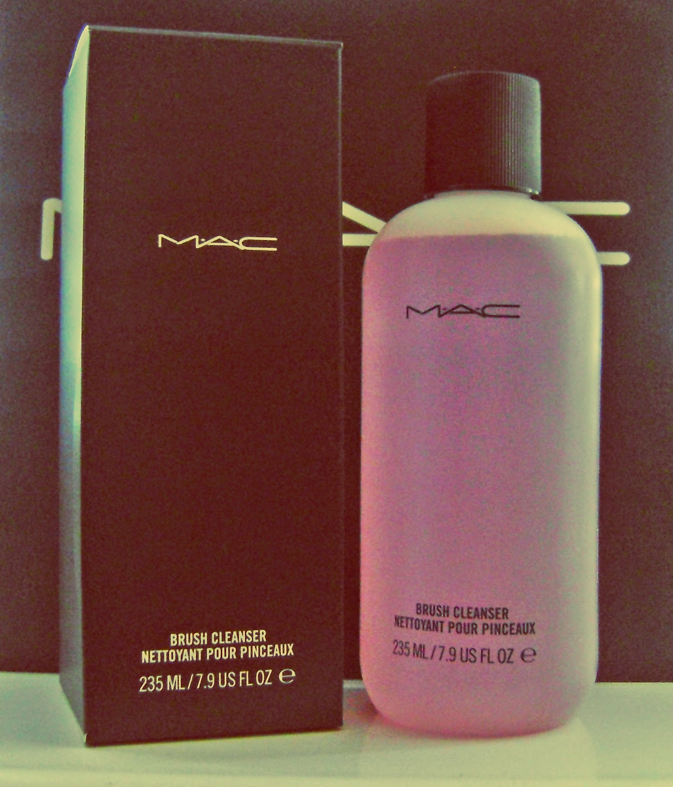 Blog for beauty and relax: MAC Brush Cleanser