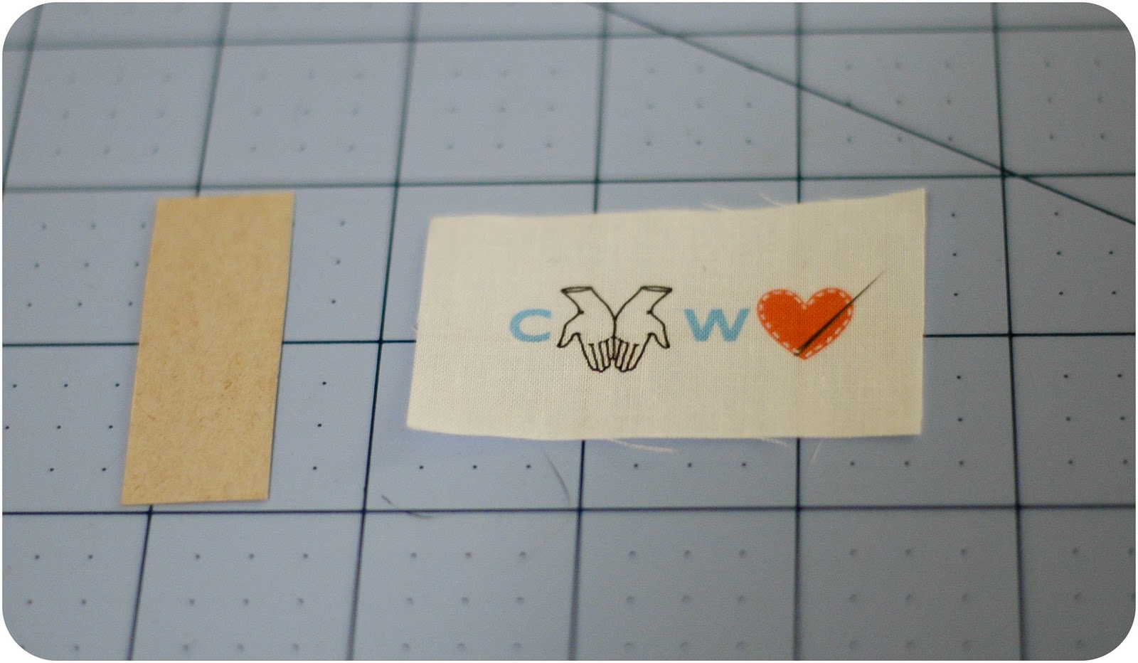 Cold Hands Warm Heart: TIP FOR PERFECTLY FOLDING YOUR FABRIC LABELS