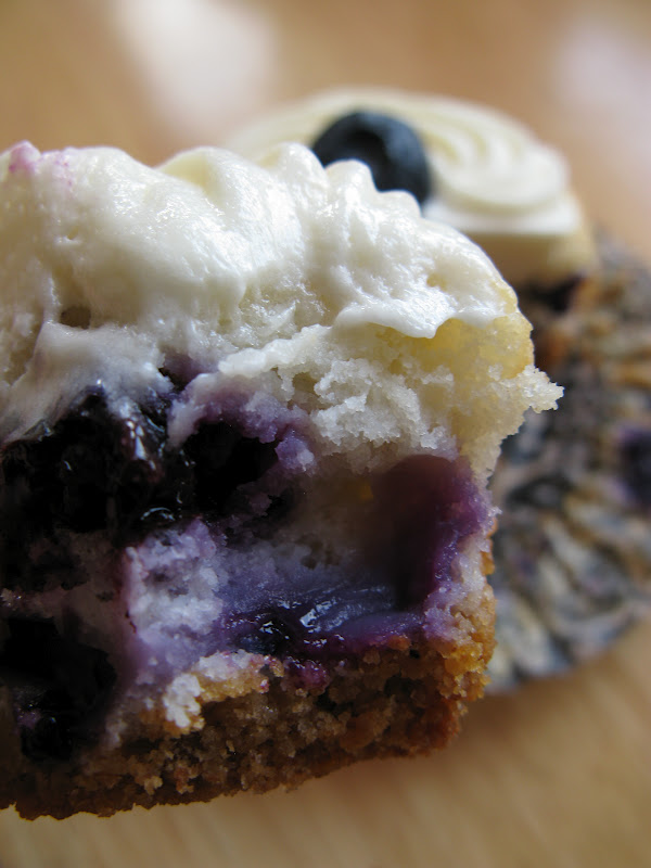 Blueberry Cheesecake Cupcakes