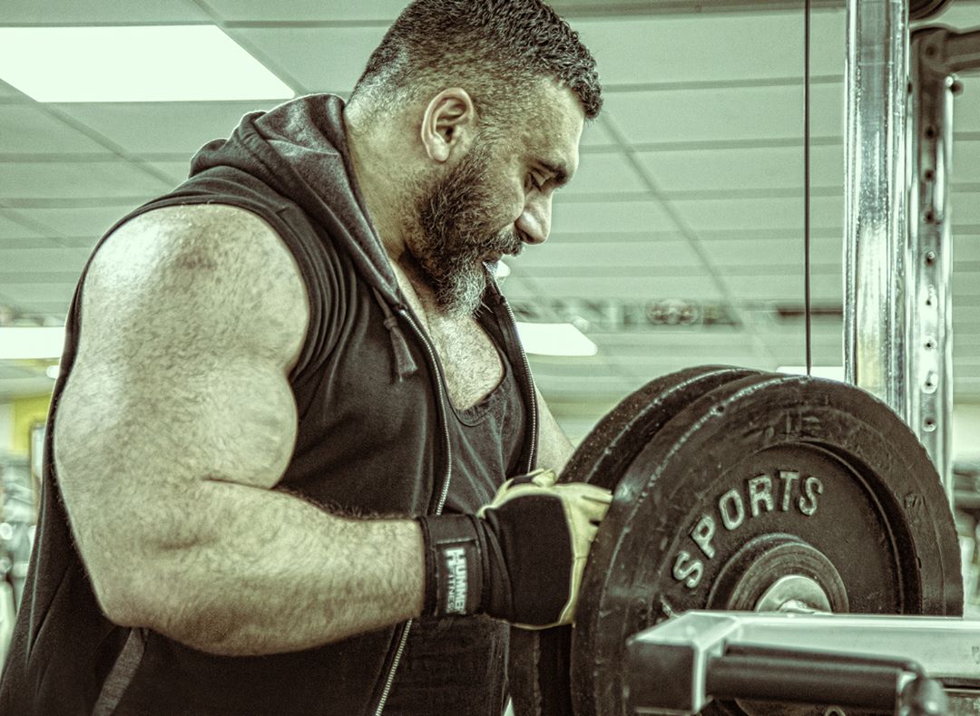 Muscle Lover: Brutal Arab bodybuilder Sayed Ibrahim Al Hashmi