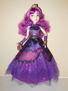 Veni Vidi Dolli: REVIEW: Descendants 2 Cotillion/Royal Yacht Ball Mal