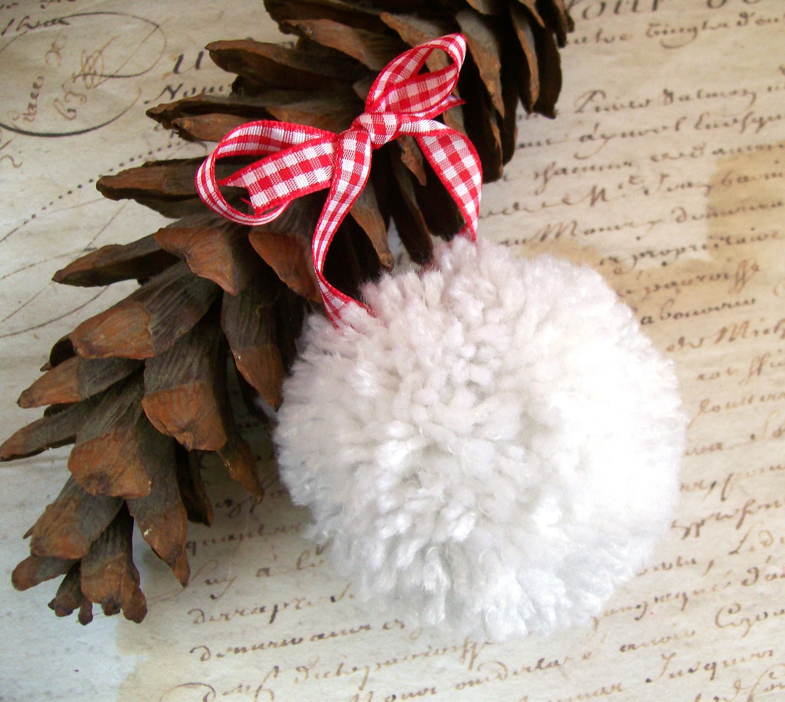 Artangel: Pom tiddly pom - Making a Pom Pom tutorial