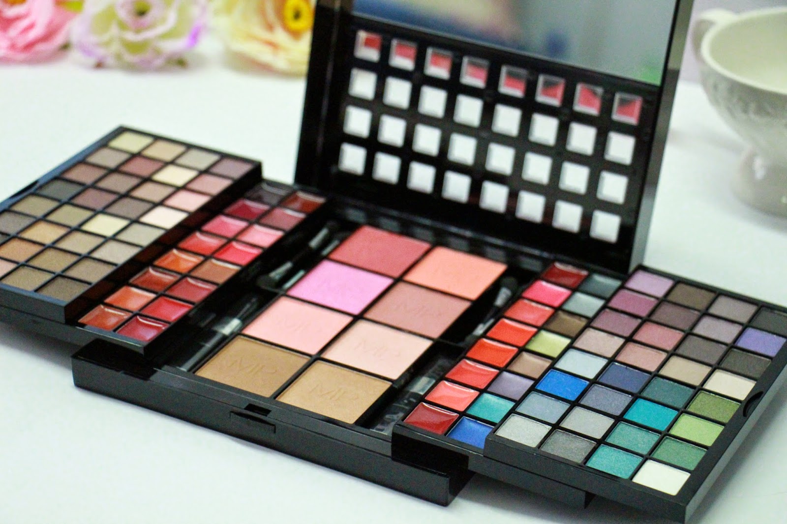 Sarah Salleh's Blog: Models Prefer Color Portfolio Cosmetic Kit