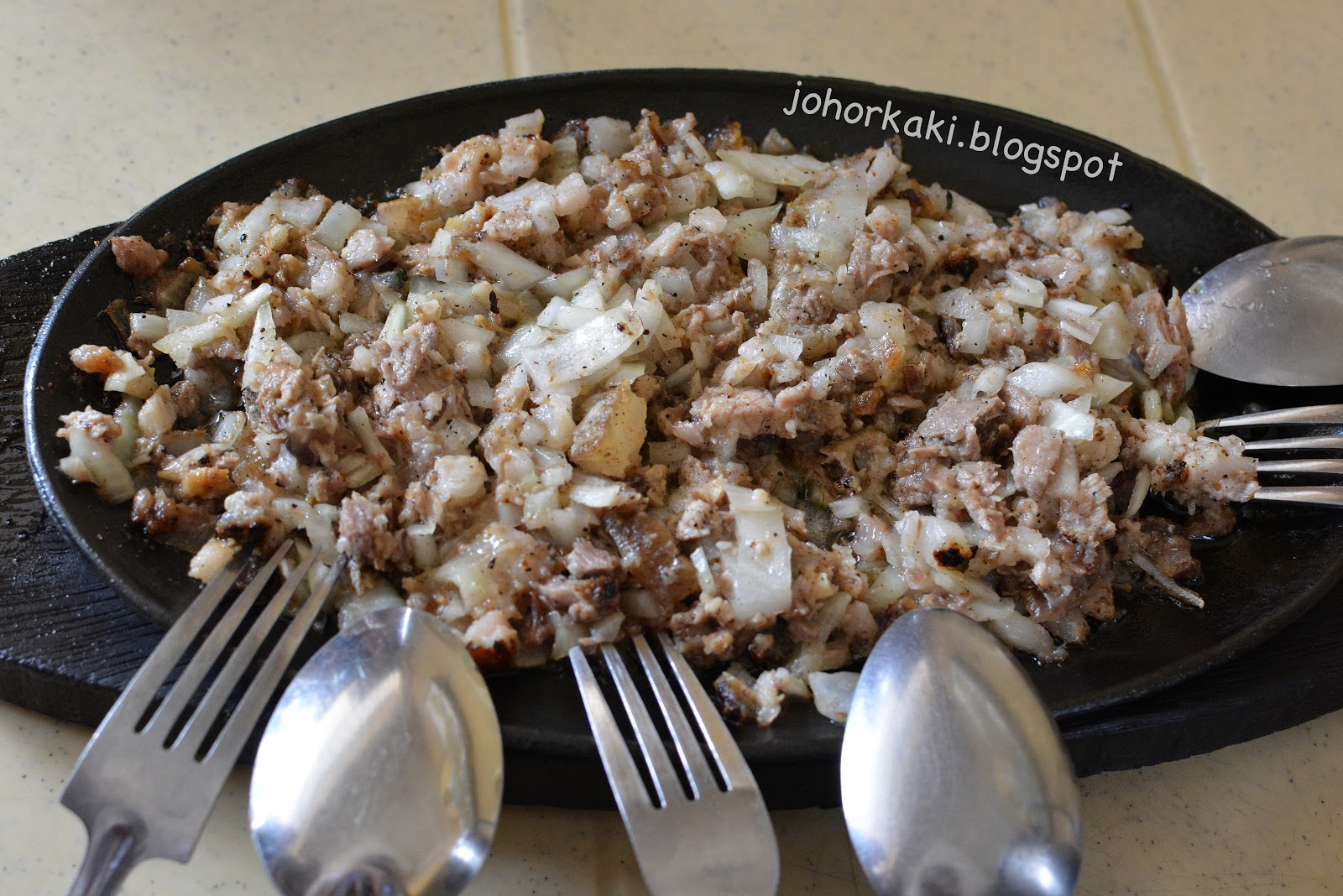 Aling Lucing Sisig in Angeles Pampanga Philippines |Tony Johor Kaki ...