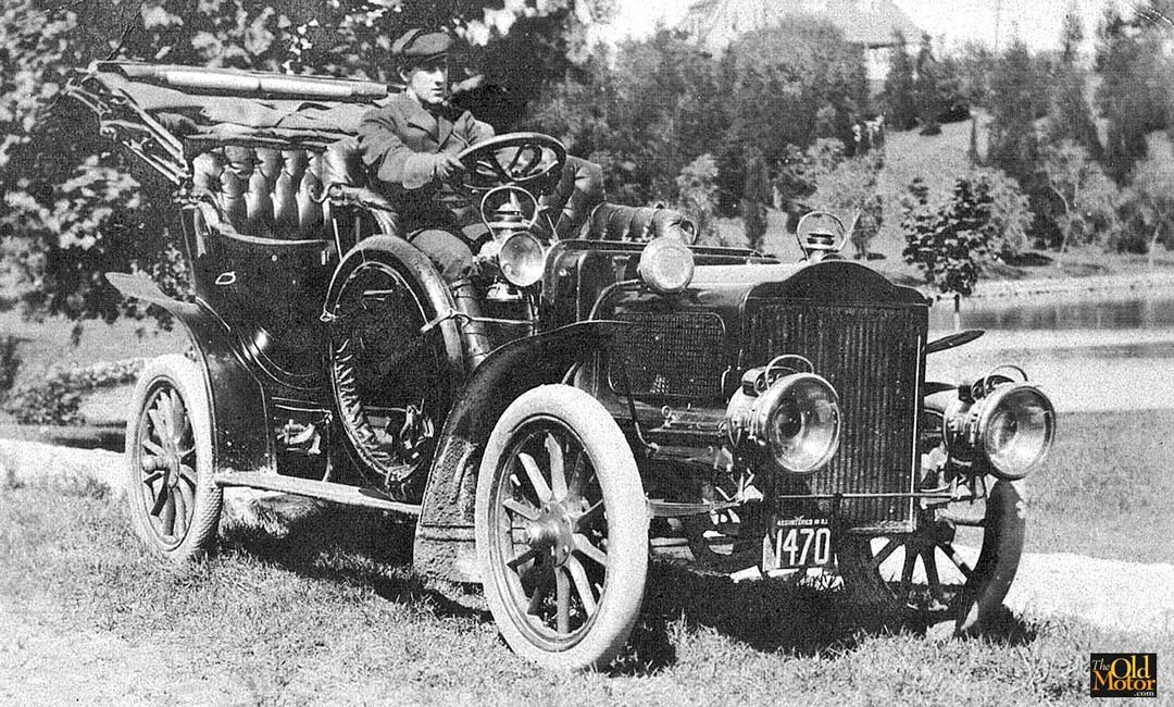 Foto-foto Mobil-Mobil Uap di Masa Kejayaannya