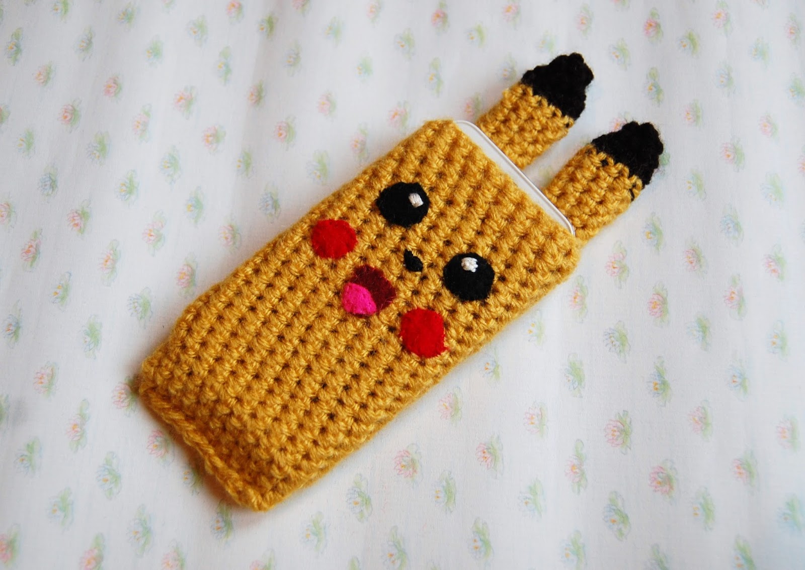 the geeky knitter: pikachu phone cover - free crochet pattern