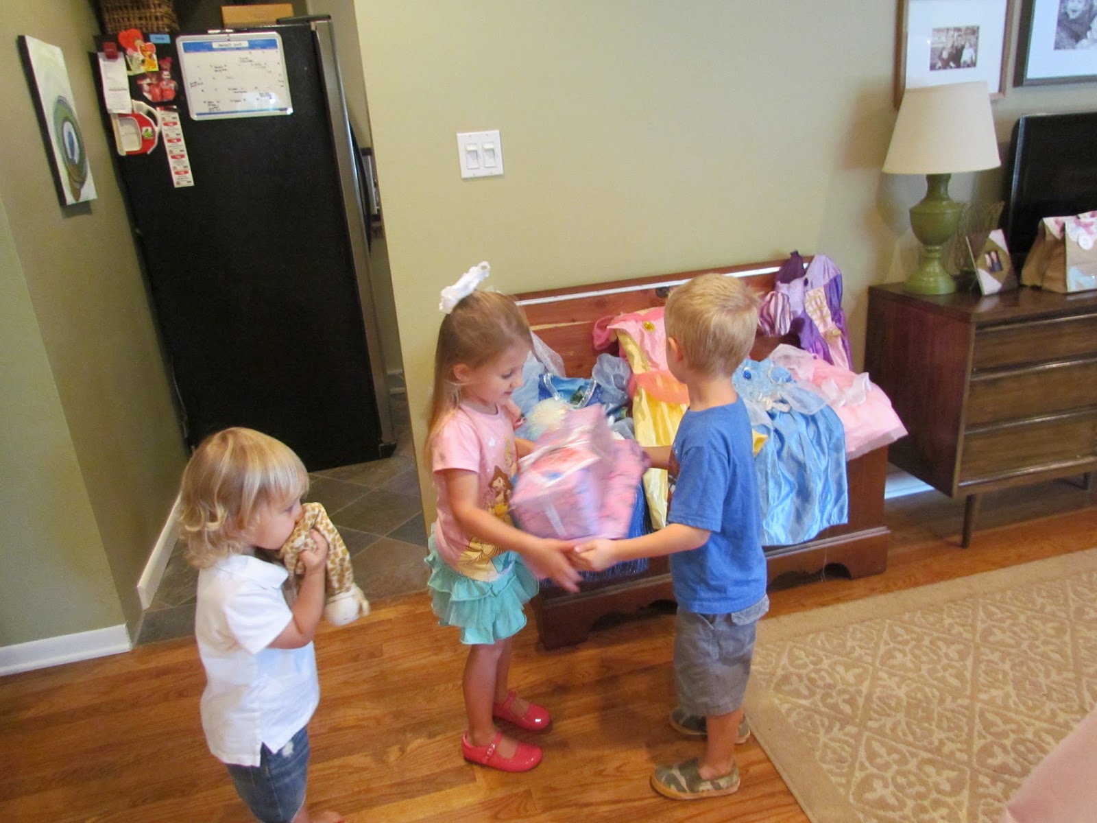 Creative Little House: Pretty Party for Cousin Claire