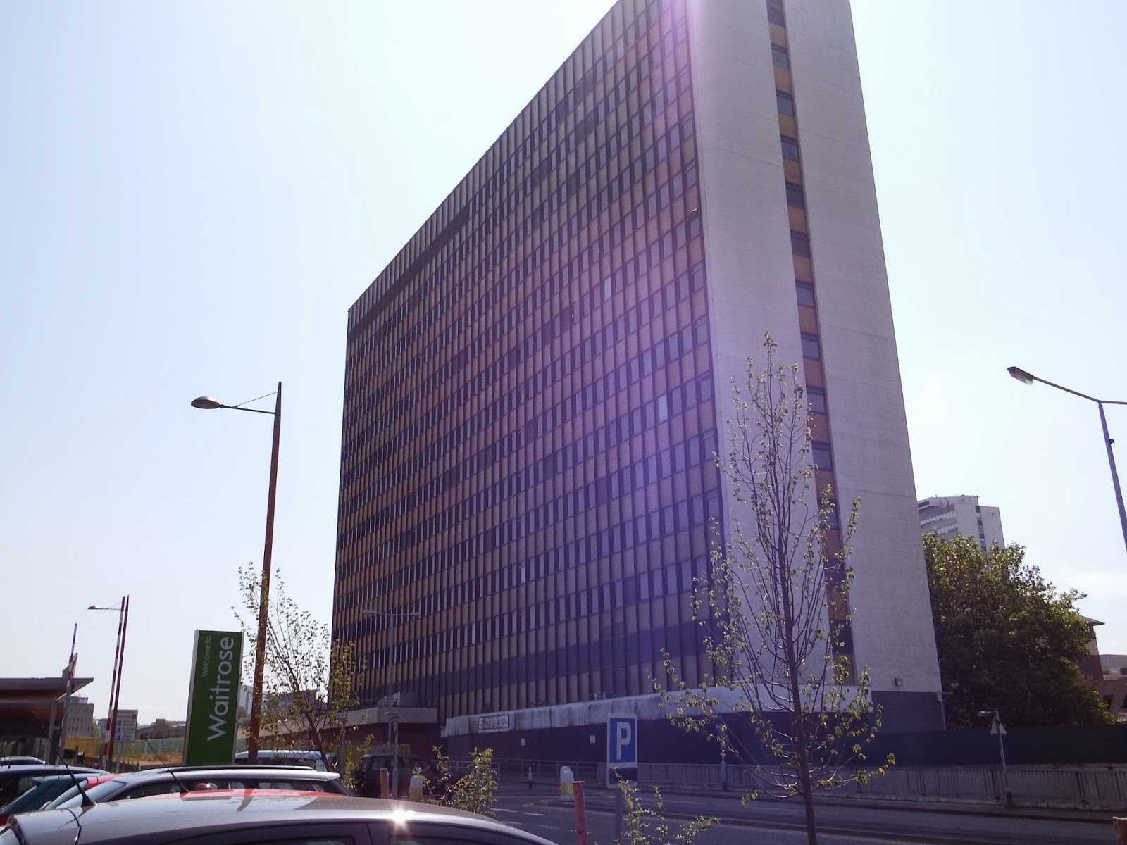 Eyeball Paul's Birding: Peregrine on old 3M building Bracknell