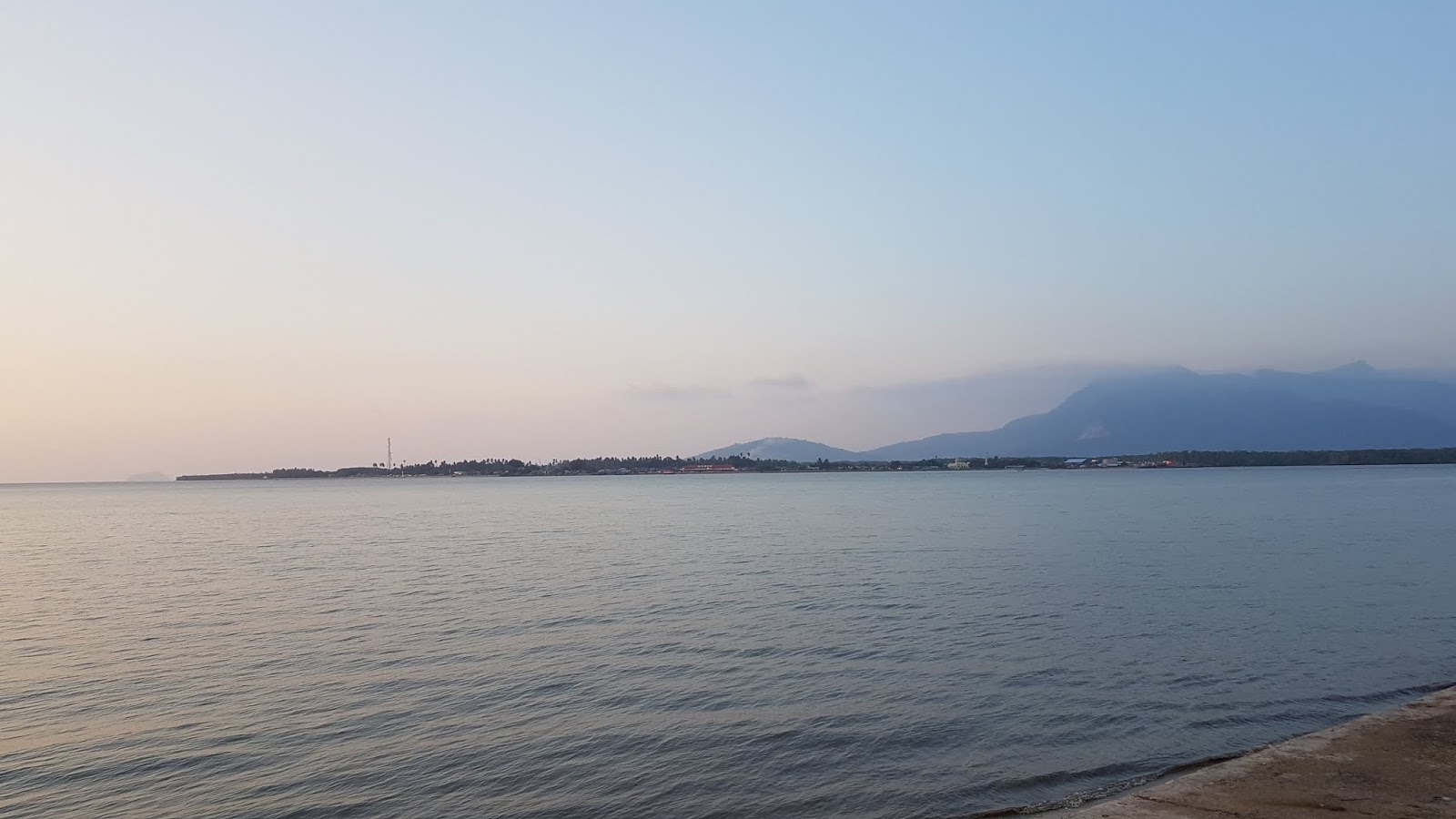 MERDEKA BEACH RESORT : MENYAMBUT MALAM MERDEKA DI PANTAI MERDEKA ...