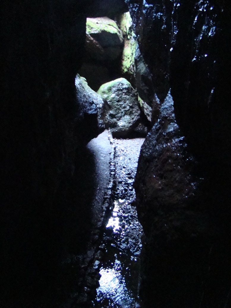 Geotripper: Inside the Pinnacles Volcano: the Talus Caves of Bear Gulch