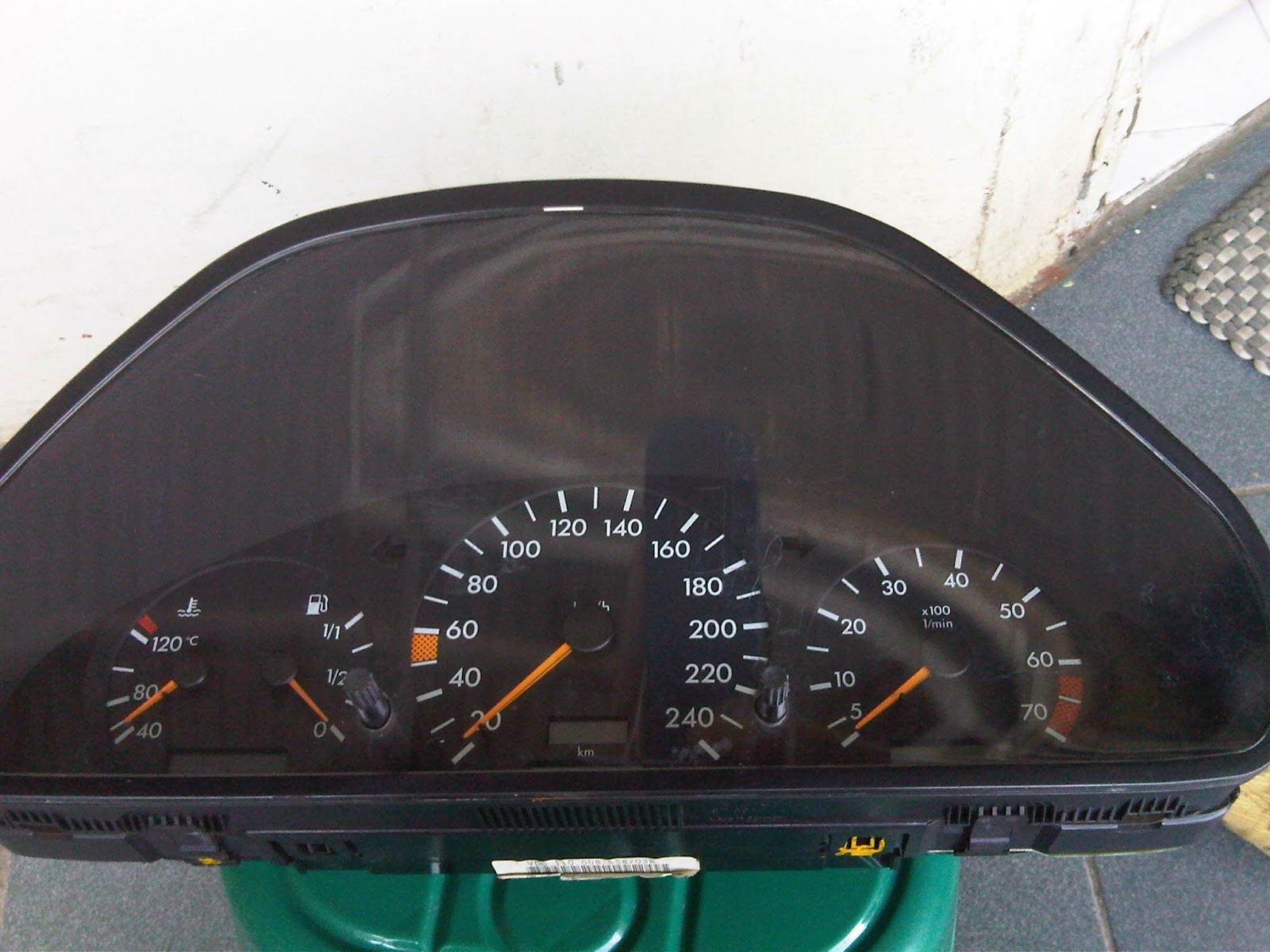 speedometer mercedes c200 c180