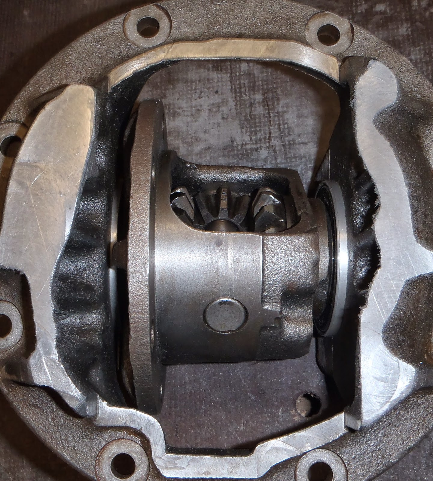 motomatin projektit: Ketjuvetoinen trike, auton tasauspyörästö ja akseli