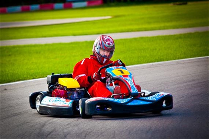 Pramogos - dovanos: Kartingai: ir sportui, ir laisvalaikiui