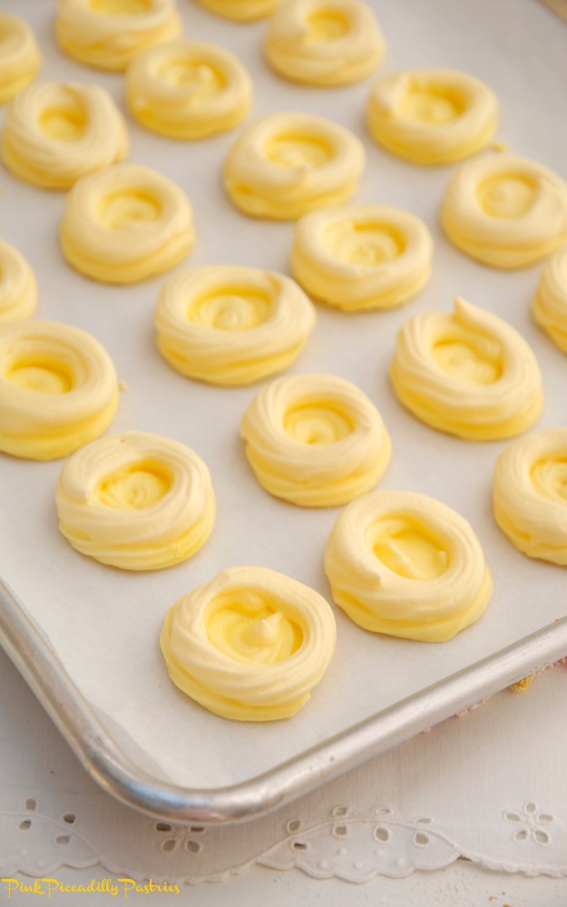 Pink Piccadilly Pastries: Tart Lemonade Mini Pavlovas