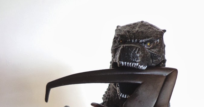 Idle Hands: Destroy Your Tiny Cities With Bandai's Godzilla 2014 Movie Toys