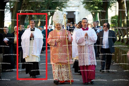 Paramentos Litúrgicos I: A Vimpa ~ Coroinhas, Cerimoniários e Acólitos ...