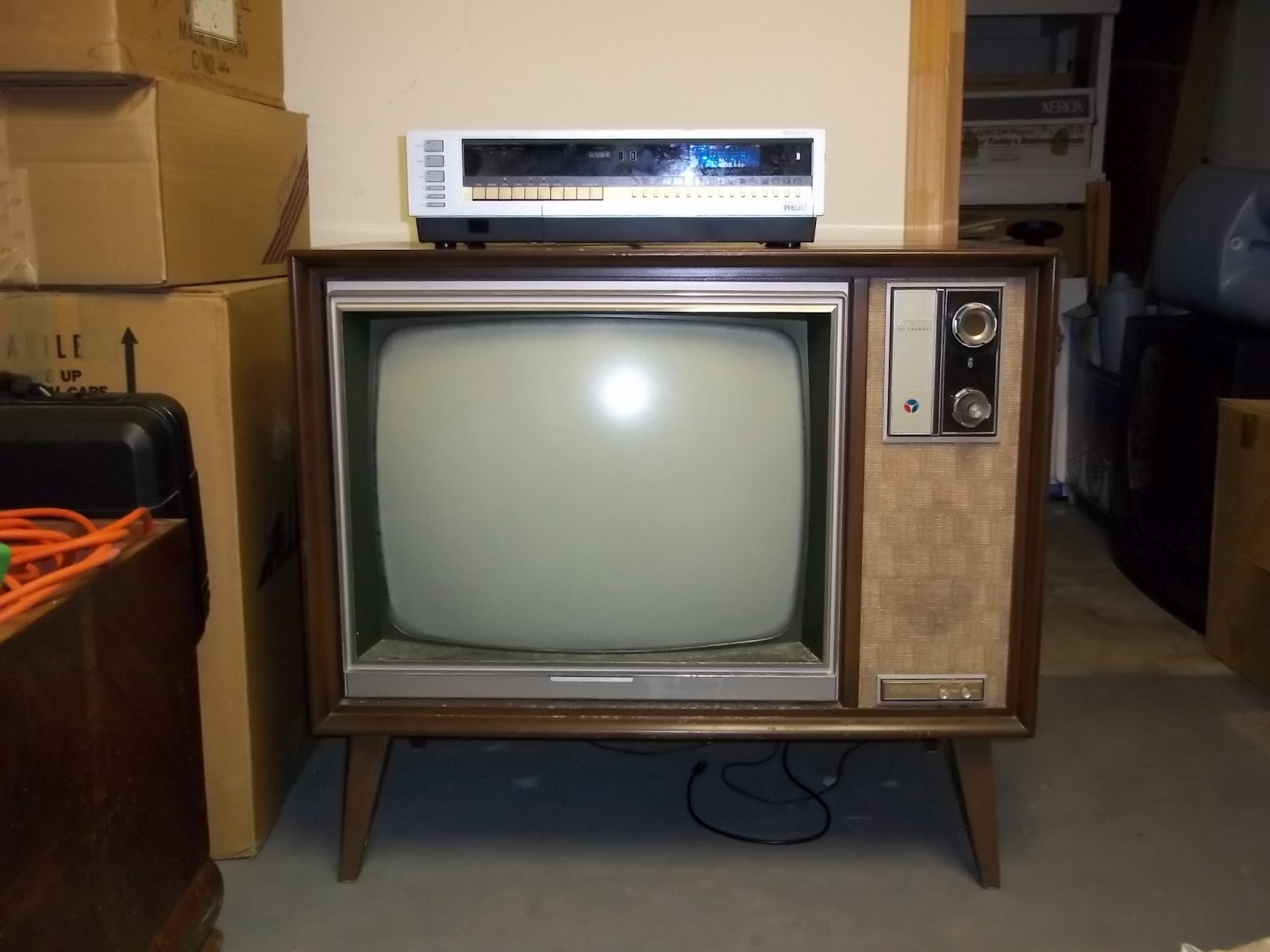 Jemascola's Blogspot: RCA SelectaVision VGT650 Top Loading VCR