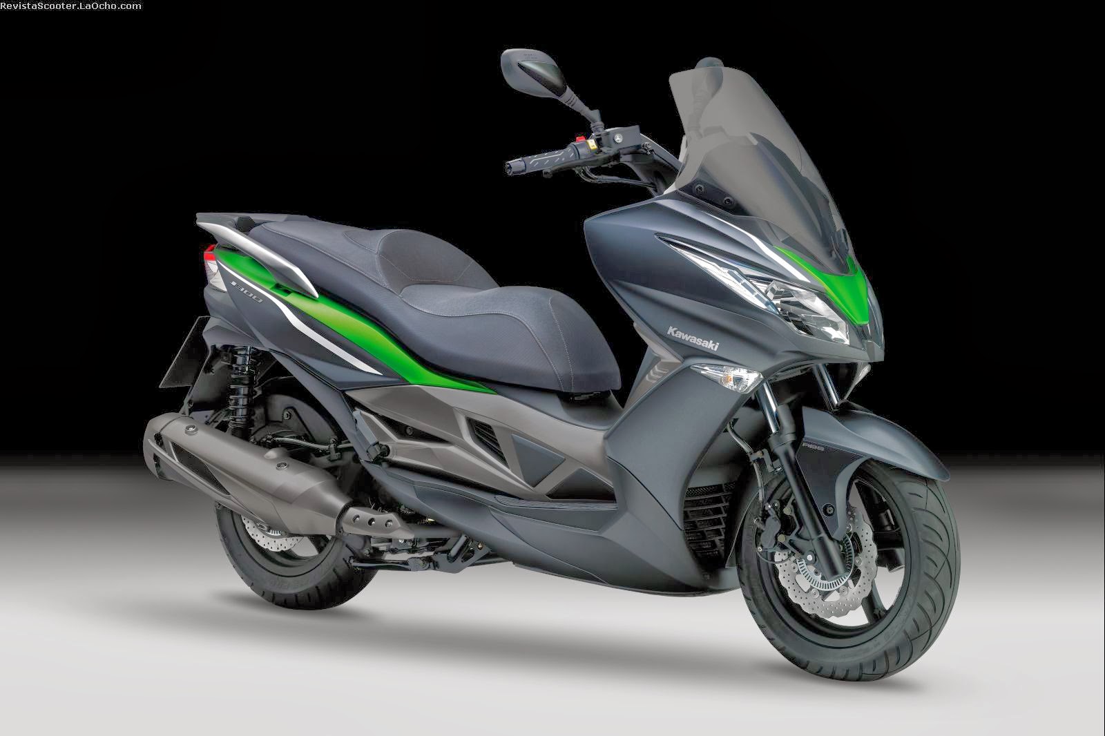 Revista Scooter: Muchas más imágenes de la Kawasaki J300