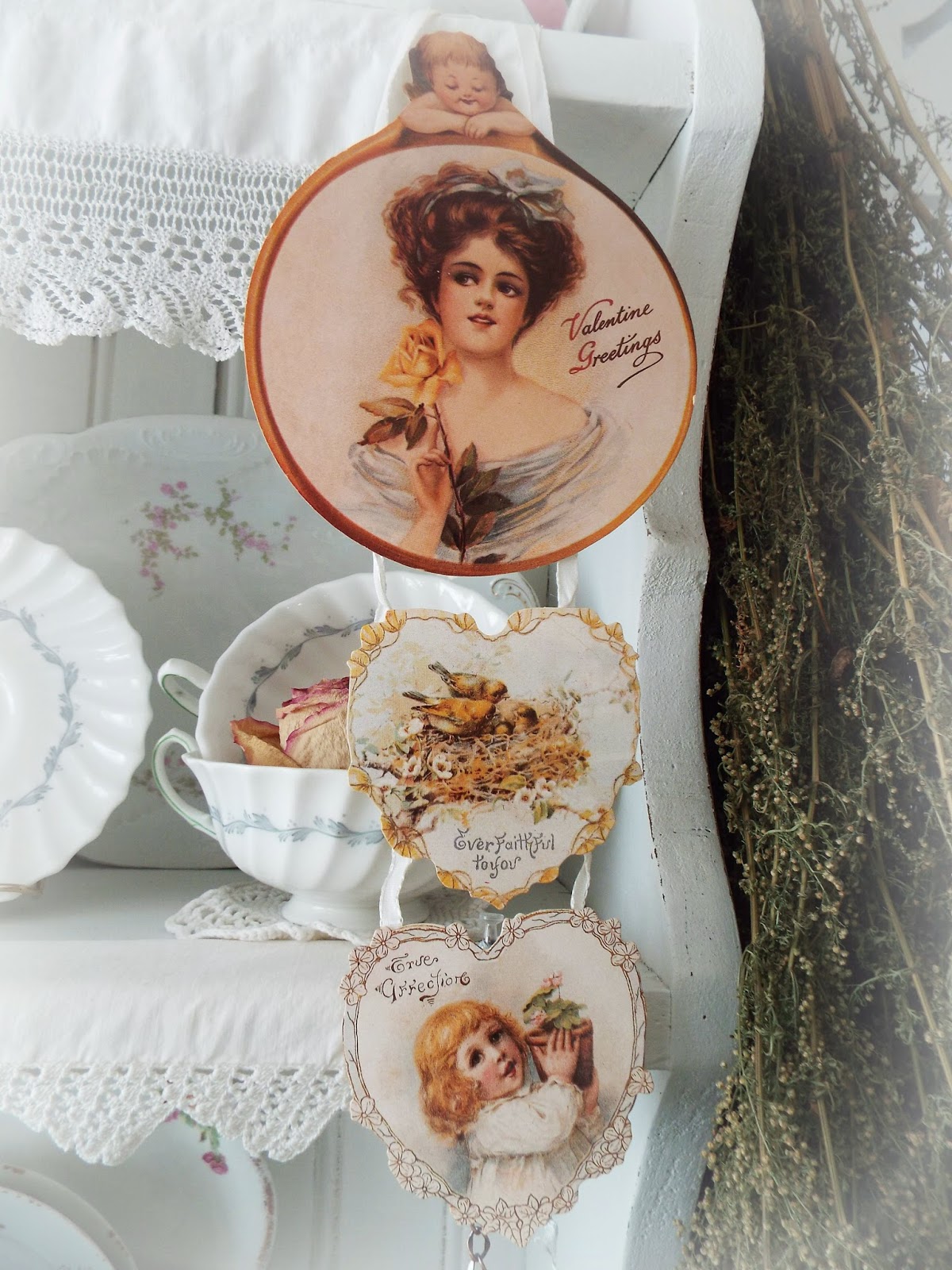 BLUEBIRDS AND MANDOLINS: Some inspiration, and Valentine Decor.