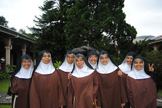 Biara Santa Klara Sikeben: Siapa dan Bagaimana