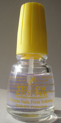 becacine: Yellow Stopper (quick glitter nail polish removal)