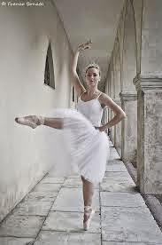 Posições de Ballet: Attitude Devant ~ Bailarinas Forever