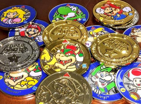 Super Mario adere à tradição militar das Challenge Coins com coleção de ...