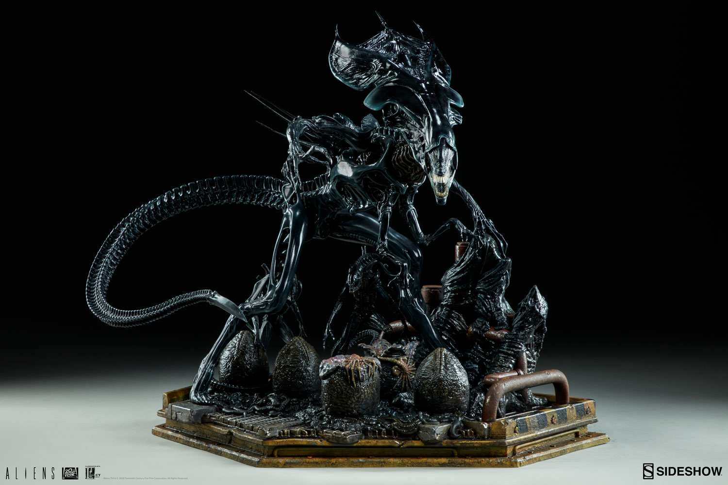 toyhaven: Sideshow Collectibles 19-inch tall Alien Queen Maquette with ...