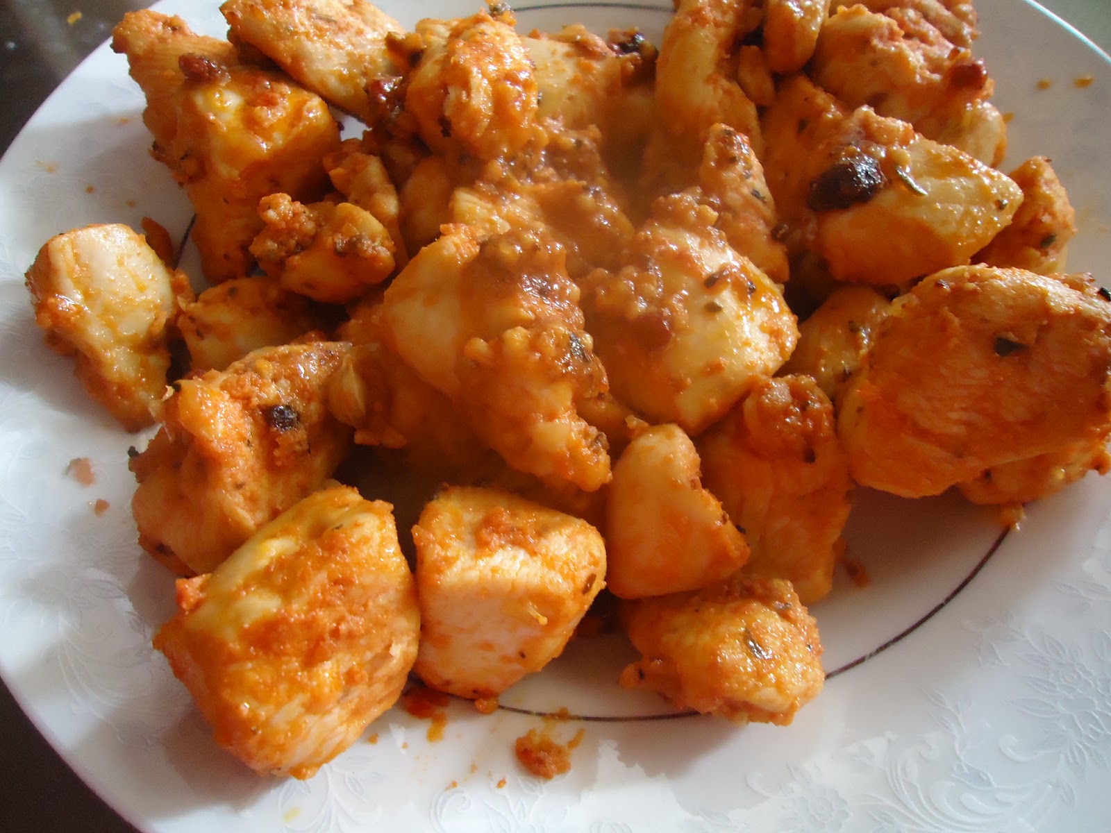 Doce Tentação: cubos de frango dourados com tomate,limão e sementes de ...