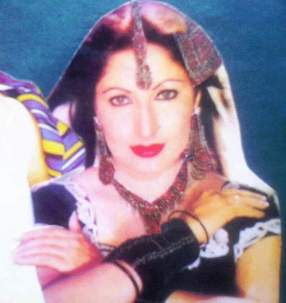 Saima Khan - High Quality Wallpapers