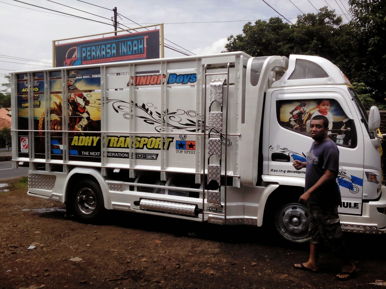 Mitsubishi Canter AUTO BASE WHITE - Perkasa Indah