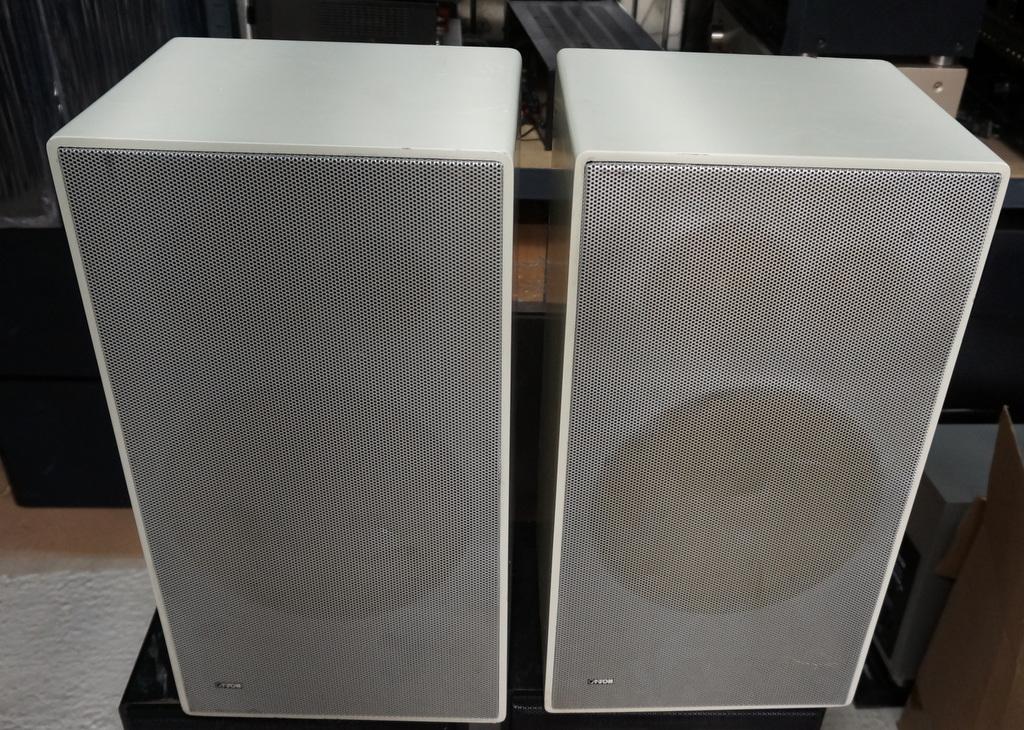 Infrequent Sound [sex.tex] technology: Canton LE-900 (White), 1974 ...