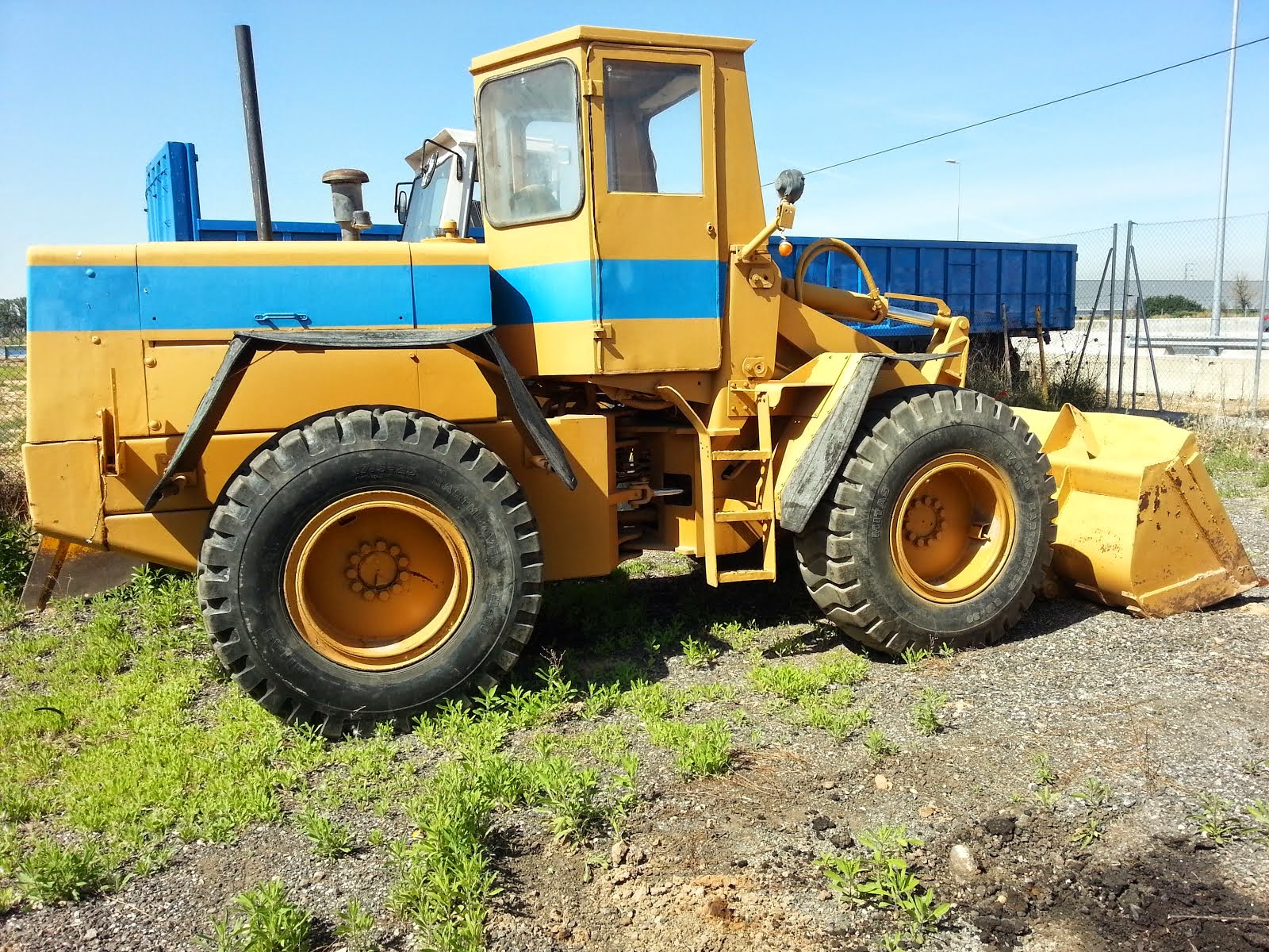 MAQUINARIA MAC GLOBAL: PALA CARGADORA DRESSER 560B