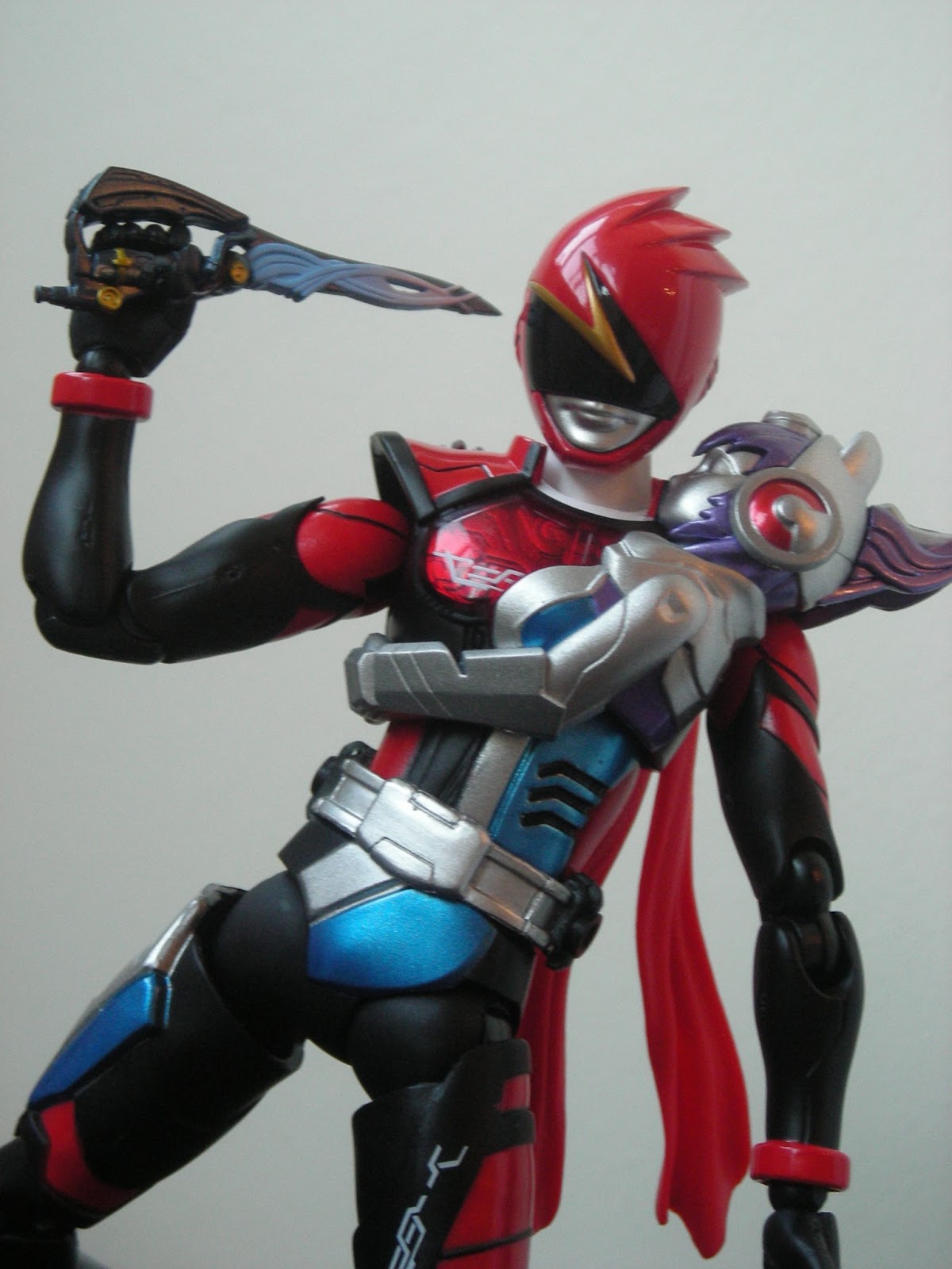 My Shiny Toy Robots: Toybox REVIEW: S.H. Figuarts Super Akiba Red