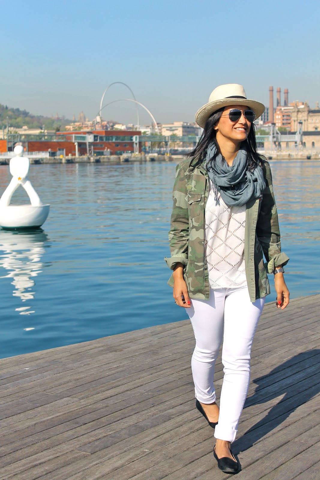 This Crazy love: Look turista